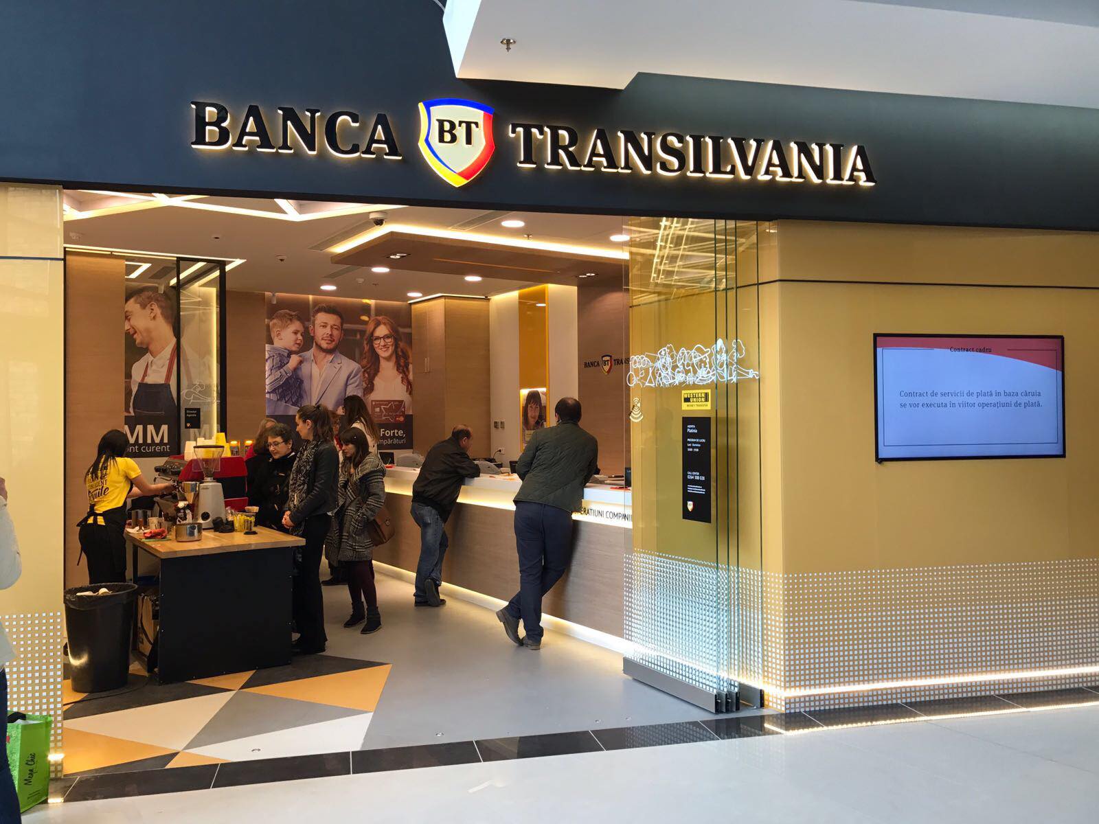 Ce se întâmplă cu cardurile clienților OTP Bank, după ce grupul maghiar ...